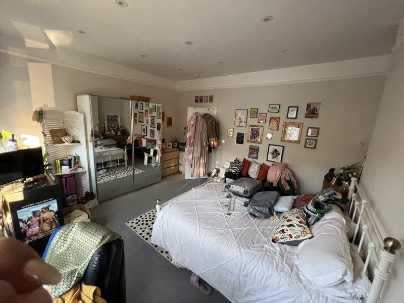 'Large double room available' Room to Rent from SpareRoom