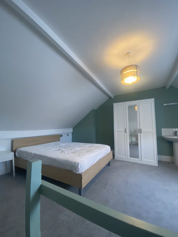 '1 room to rent in newly refurbished house' Room to Rent from SpareRoom