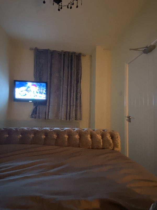 'Fully furnished and rennovated preston house rooms' Room to Rent from ...