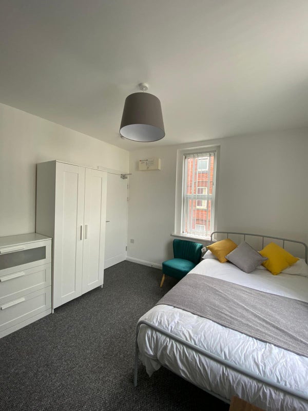 'Studio - Warrington ' Room to Rent from SpareRoom