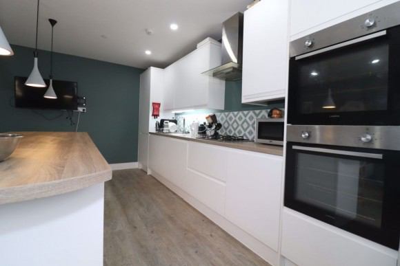 'Colum Road Cardiff room in shared apartment ' Room to Rent from SpareRoom