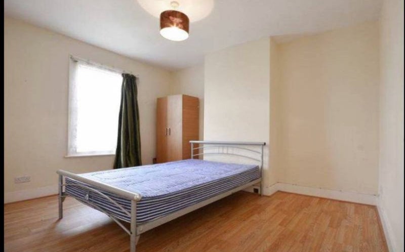 'Fully refurbished property - Bills included Room' Room to Rent from ...