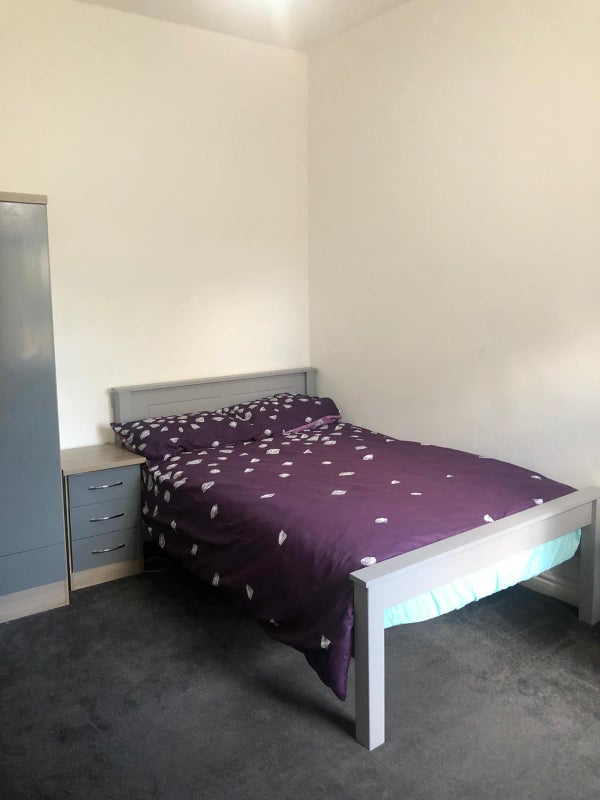 'Professional Let £550 PCM . Room in Shared House, ' Room to Rent from ...