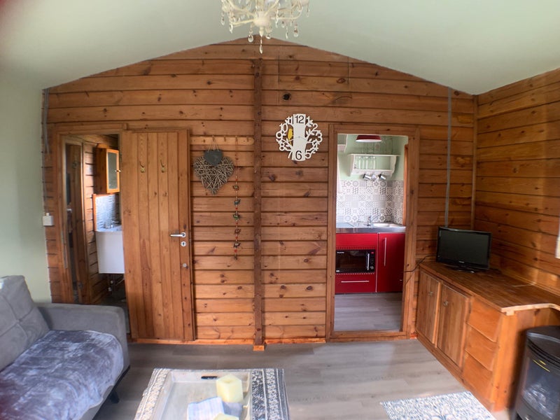 'Mon-Fri Detached Self Contained Garden Chalet ' Room to Rent from ...