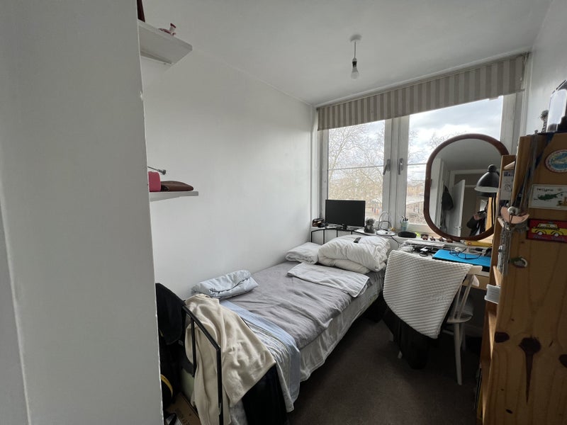 'Single Bedsit North Kensington W10 (Oxford)' Room to Rent from SpareRoom