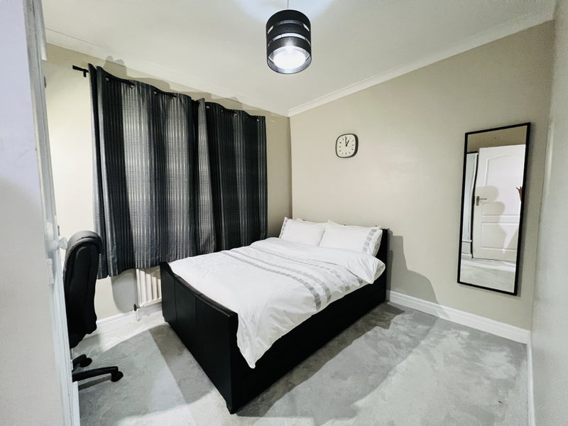'Cozy double bedroom - very clean' Room to Rent from SpareRoom