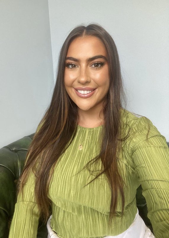 '2 rooms wanted' Flatmate from SpareRoom