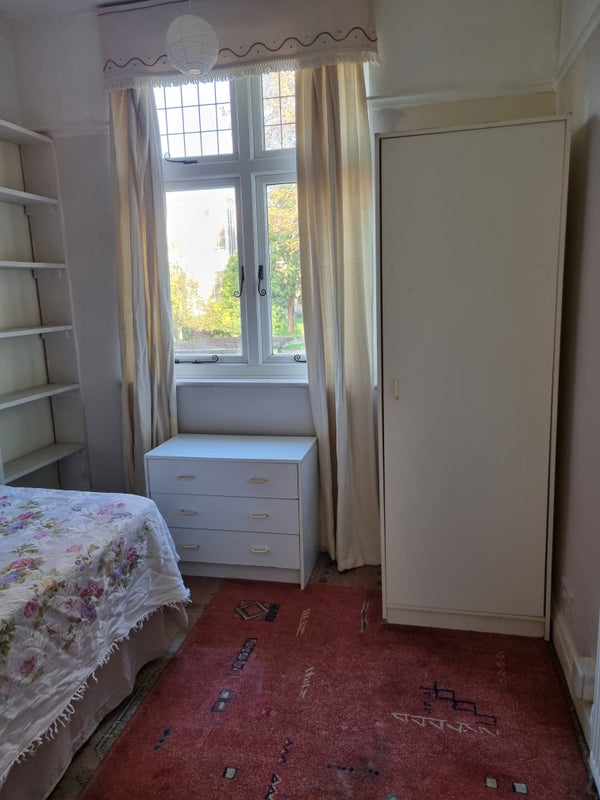'Small Single Room' Room to Rent from SpareRoom