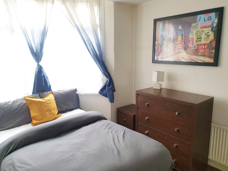 'Beautifully refurbished DOUBLE Studio in Dudley' Room to Rent from ...