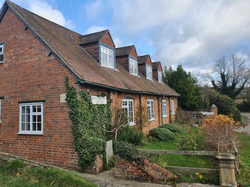 'Small room, spacious cottage, rural location.' Room to Rent from SpareRoom