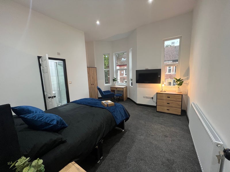 'Stunning double & en-suite CV1 🔥ALL bills inc' Room to Rent from SpareRoom