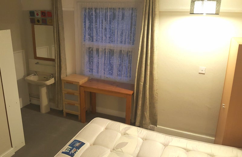 'Looking For A Female Housemate' Room to Rent from SpareRoom