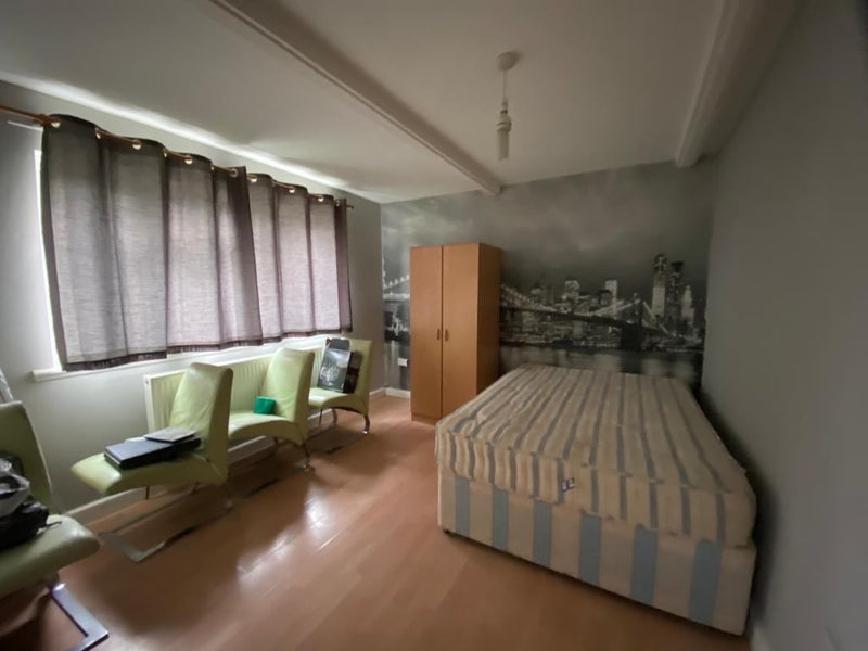 'Single Room to let in slough with PARKING' Room to Rent from SpareRoom