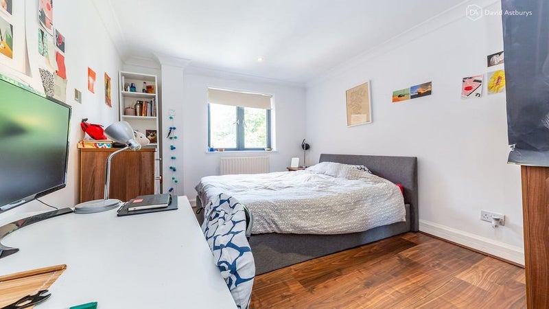 'Modern 2 bedroom flat with 2 bathrooms' Room to Rent from SpareRoom