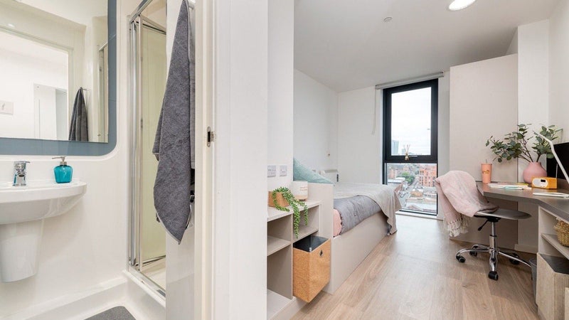 'Premium ensuite' Room to Rent from SpareRoom