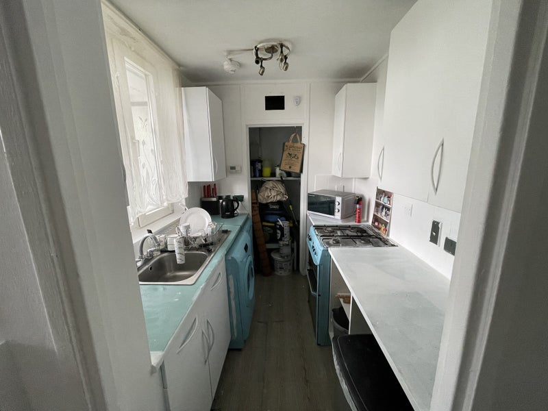 'DBL Bedroom (single occupancy) in One Bed Flat' Room to Rent from ...