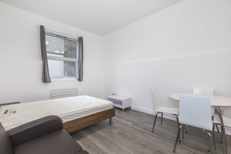 'Fantastic Spacious Double Studio ' Room to Rent from SpareRoom