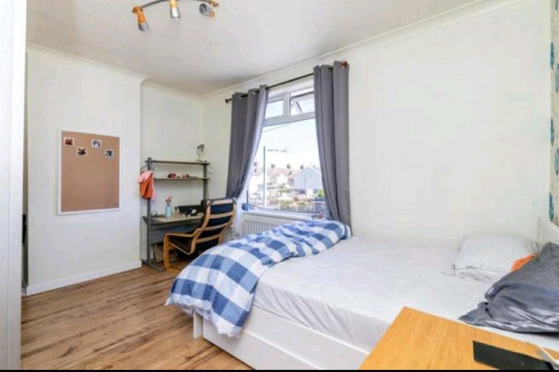 '10x11 double room' Room to Rent from SpareRoom