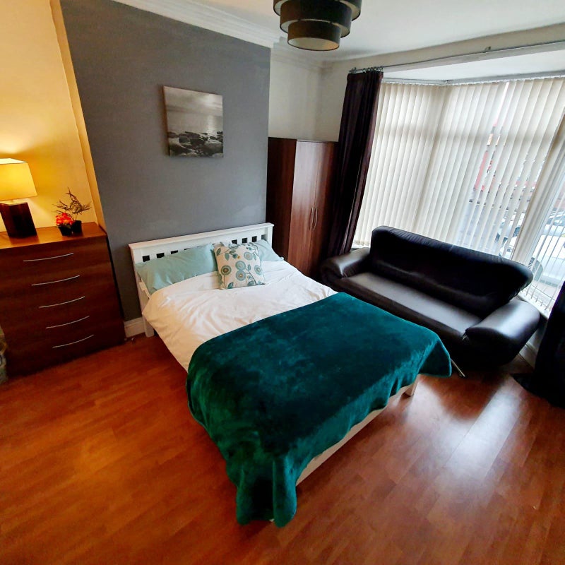 '10 min walk to DMU!' Room to Rent from SpareRoom