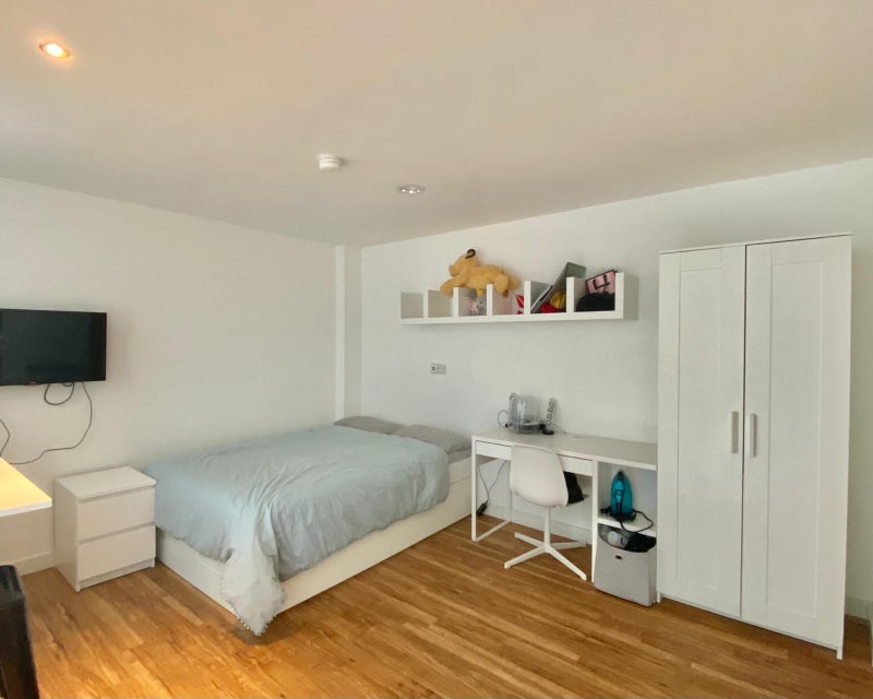 'Large Studio To Rent, X1 Liverpool One ' Room to Rent from SpareRoom