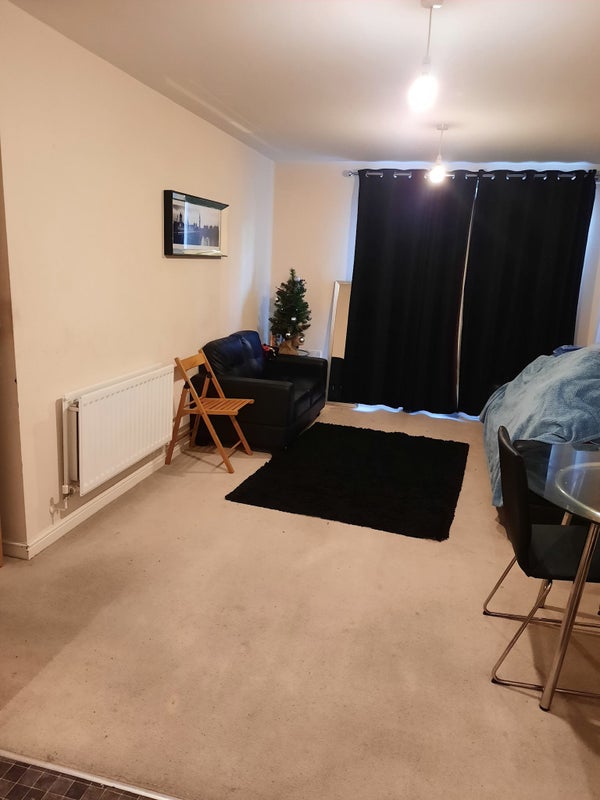 'Friendly flat for a single person or couple ' Room to Rent from SpareRoom