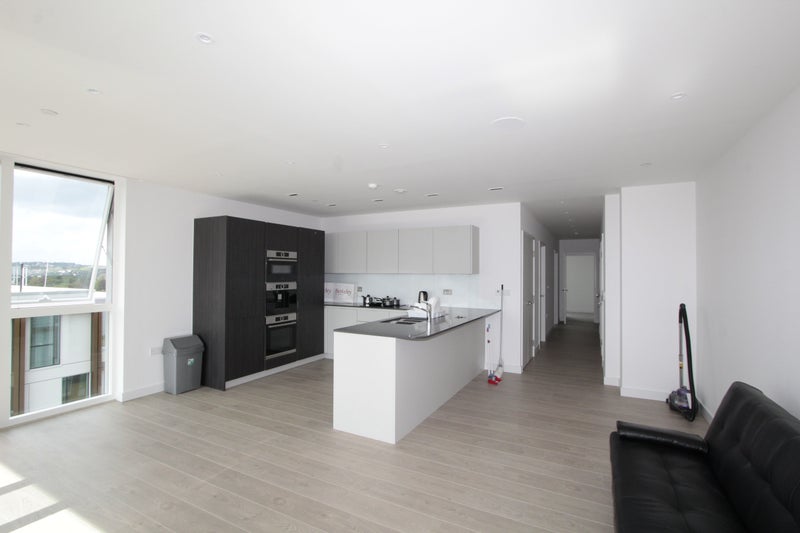 'Stunning Room In Manor House For January! Call Me' Room to Rent from ...