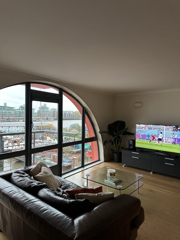 'SHORT LET Modern Riverside Flat with Double Bed' Room to Rent from ...