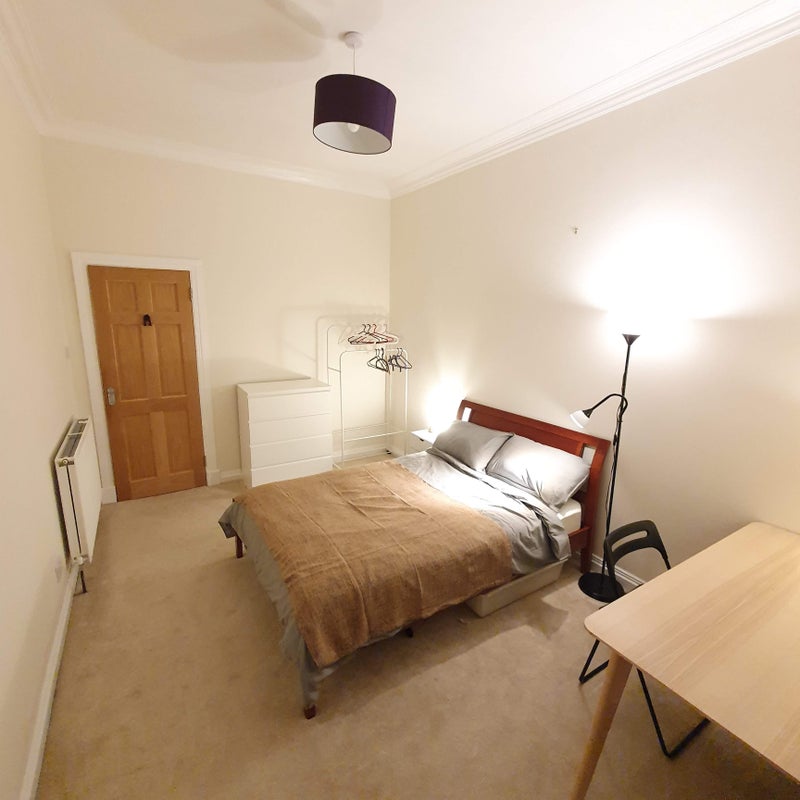 'Brand new double room in chilled and cosy flat.' Room to Rent from ...