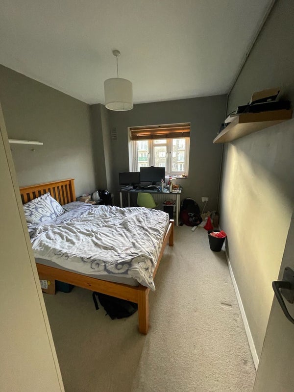 'Double bedroom in Zone 1 [Waterloo/E & C]' Room to Rent from SpareRoom