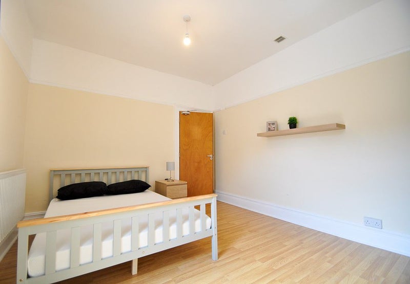 'Double Room in Shared House Available' Room to Rent from SpareRoom