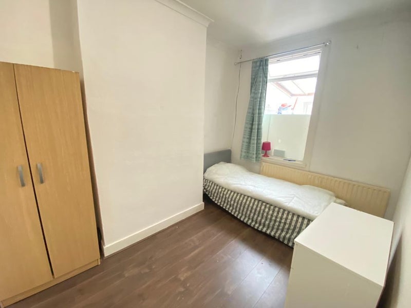 'Seven Sister Single room to rent - N15 5ER' Room to Rent from SpareRoom