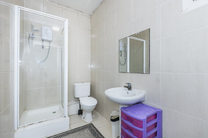 'Great Bedsit Room with Kitchenette' Room to Rent from SpareRoom