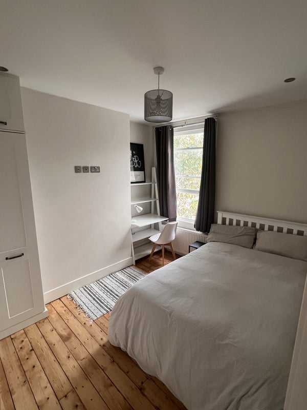 'Furnished double bedroom in a two bed maisonette ' Room to Rent from ...