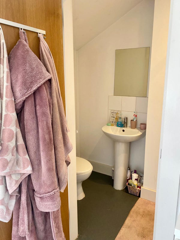 'Double room with en-suite - Clapham Junction' Room to Rent from SpareRoom