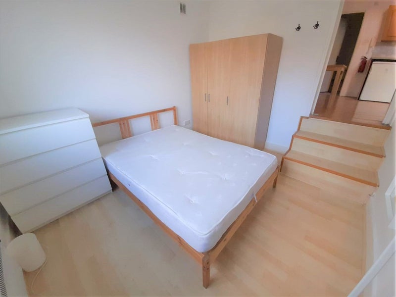 'Large studio flat with separate kitchen ' Room to Rent from SpareRoom