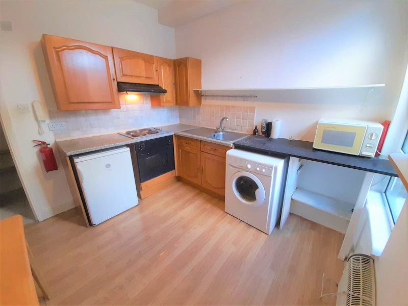 'Large studio flat with separate kitchen ' Room to Rent from SpareRoom
