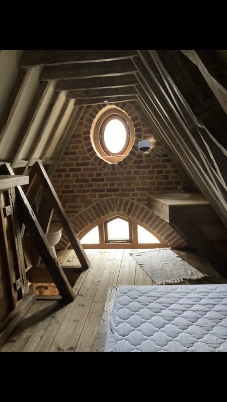 'Stunning period coachhouse' Room to Rent from SpareRoom