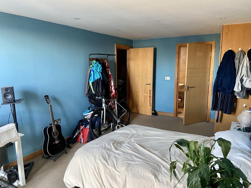 'Large EnSuite Bedroom in Shared Flat in Limehouse' Room to Rent from ...