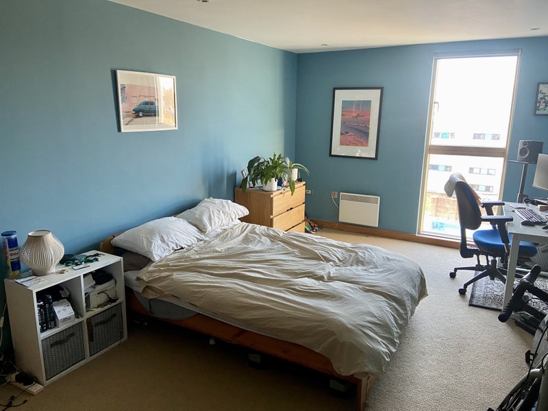 'Large EnSuite Bedroom in Shared Flat in Limehouse' Room to Rent from ...
