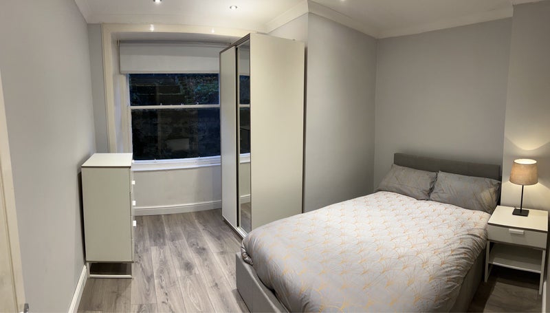 'Bedroom within 3 bedroom flat (With dogs)' Room to Rent from SpareRoom