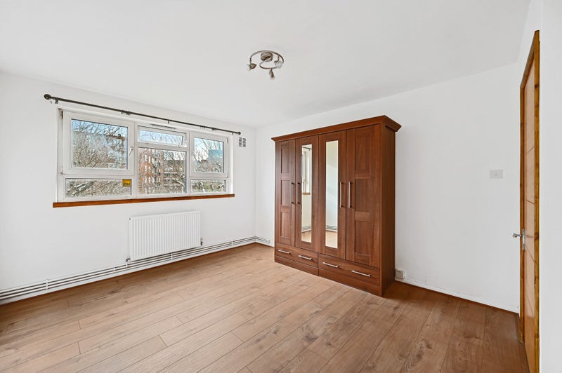 '3 Bedroom newly renovated flat in Stockwell' Room to Rent from SpareRoom