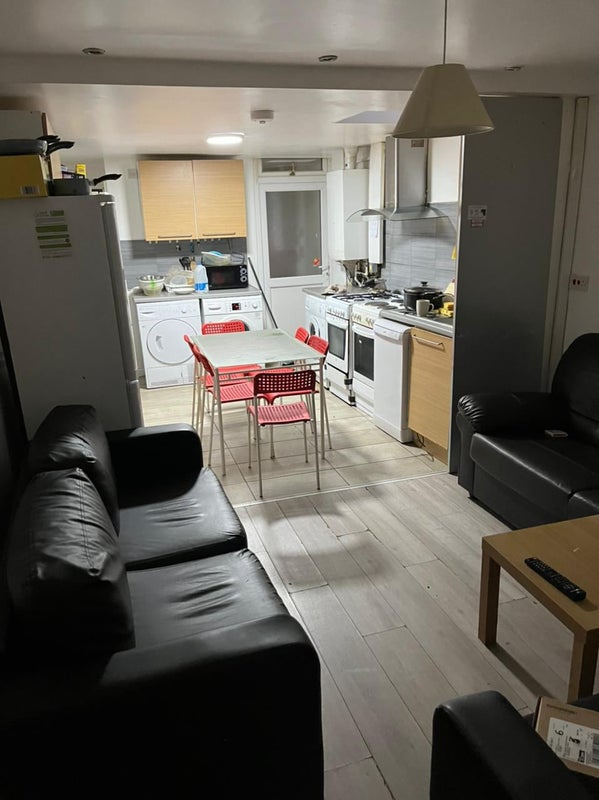 'Shared/1 room to rent, House ' Room to Rent from SpareRoom