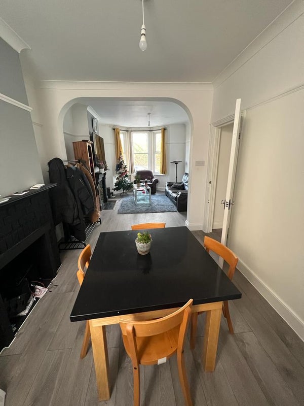 'WOMEN ONLY- Double Room in Family Home!! ' Room to Rent from SpareRoom