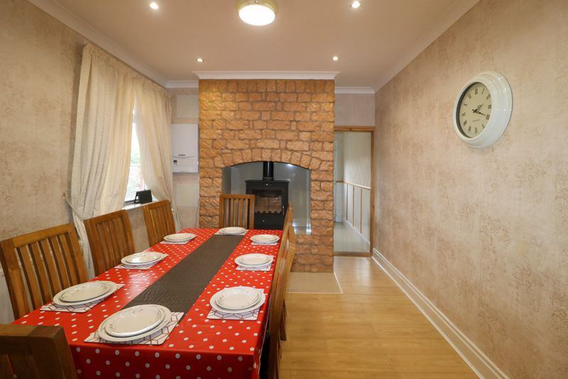 'Short let House' Room to Rent from SpareRoom