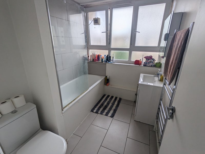 'Bright + spacious double near Clapham Junction' Room to Rent from ...