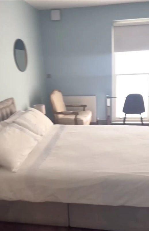 'Bubbly extroverted introvert ' Room to Rent from SpareRoom