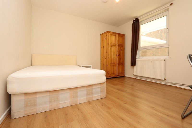 'Spacious Room By Limehouse Station' Room to Rent from SpareRoom