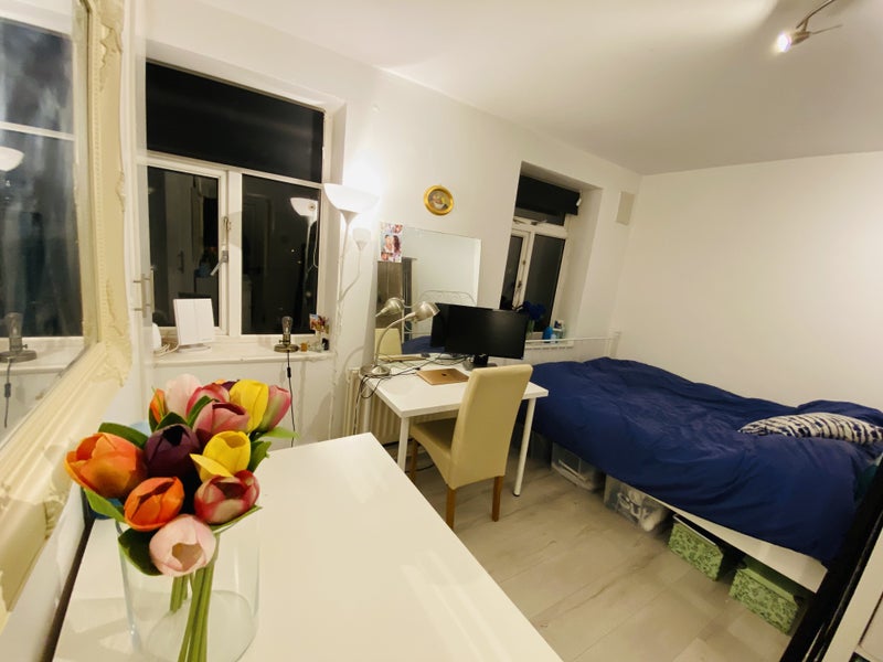 'En-suite double room in front of Clapham North 890' Room to Rent from ...