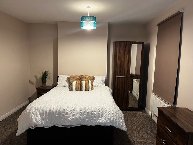 '2 Rooms Available in Beach Road' Room to Rent from SpareRoom