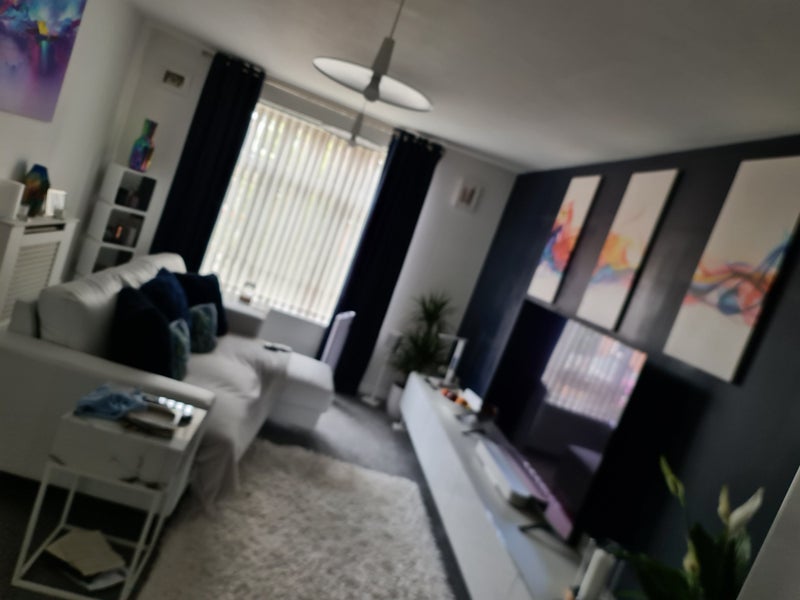 'Medium size room within modern apartment' Room to Rent from SpareRoom